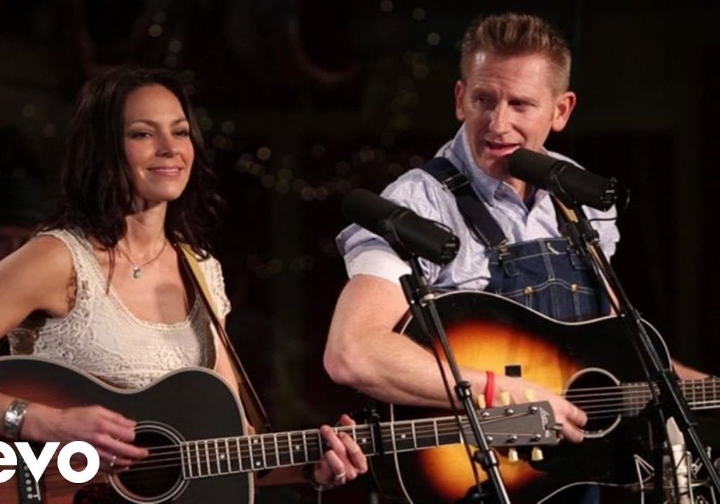 Joey & Rory - Waltz of the Angels