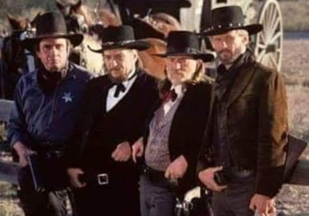 The Highwaymen - Kris Kristofferson perform I Still Miss Someone