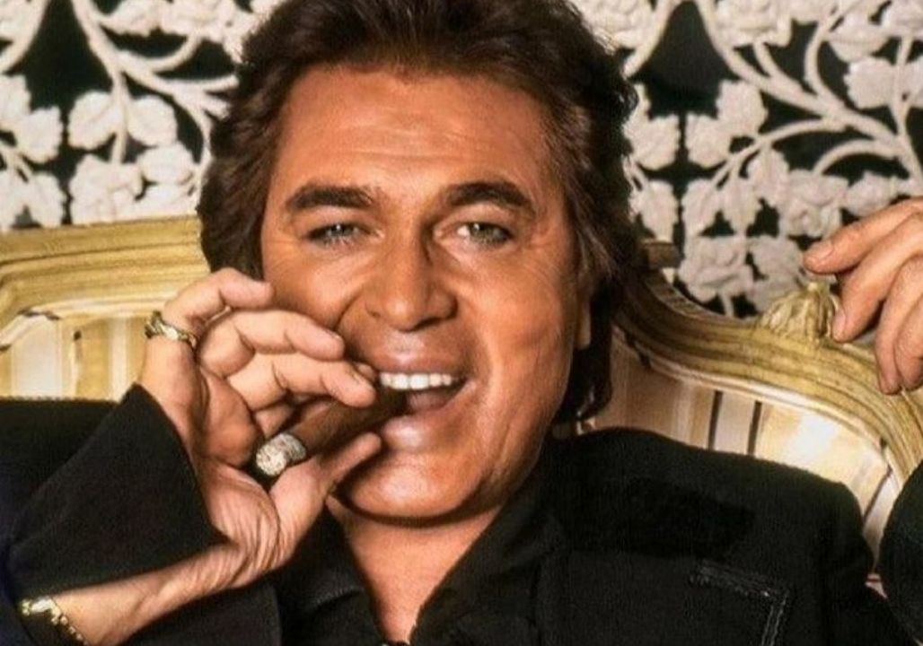 Engelbert Humperdinck - "Spanish Eyes"