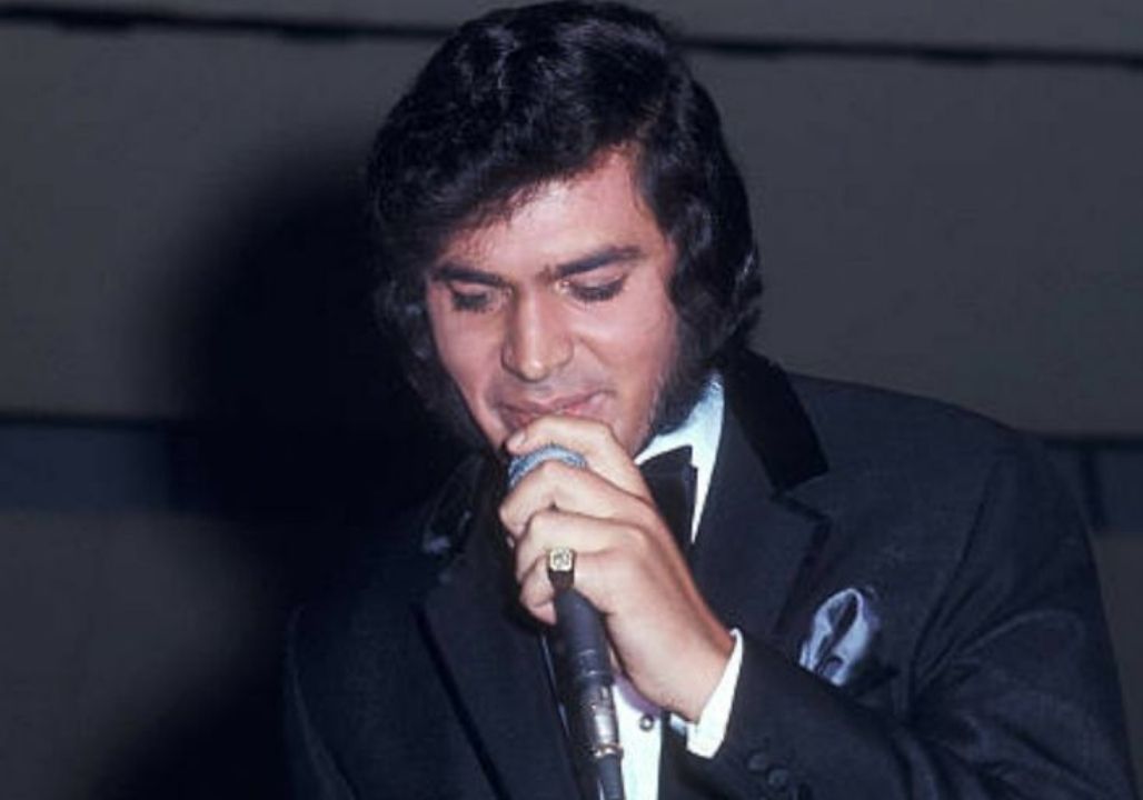 Engelbert Humperdinck – Love Is All