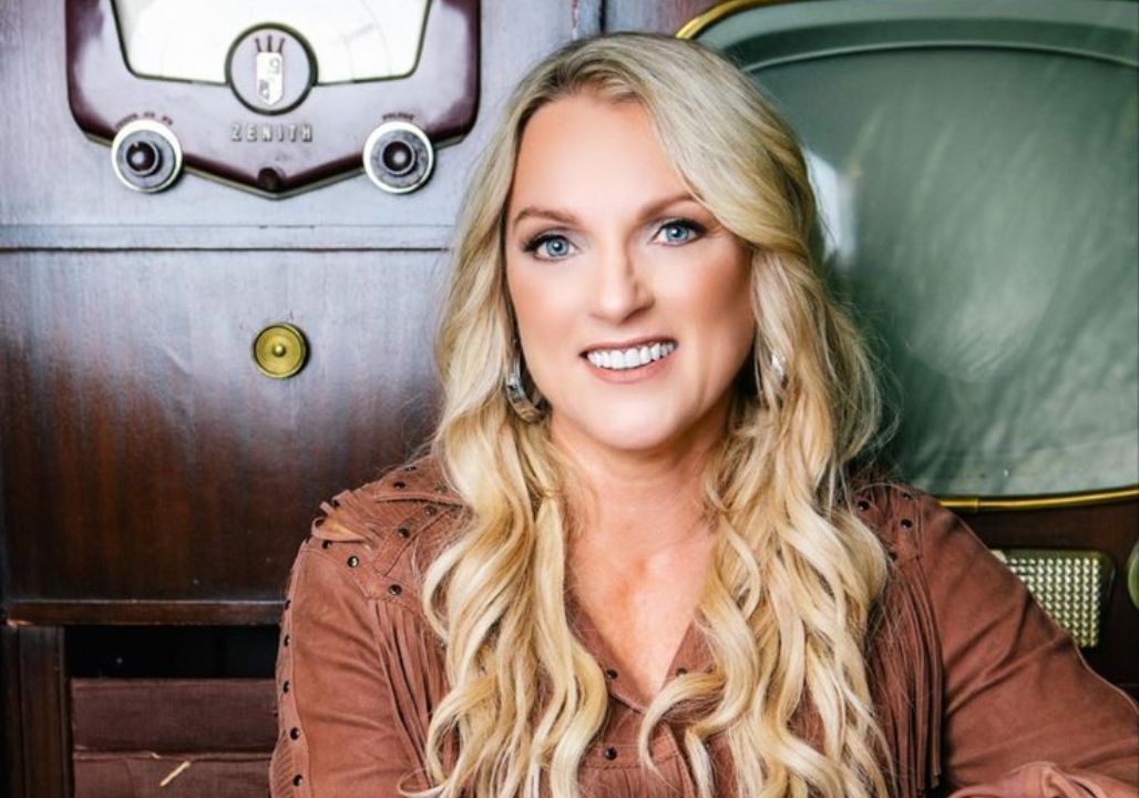 Rhonda Vincent – The Old Rugged Cross