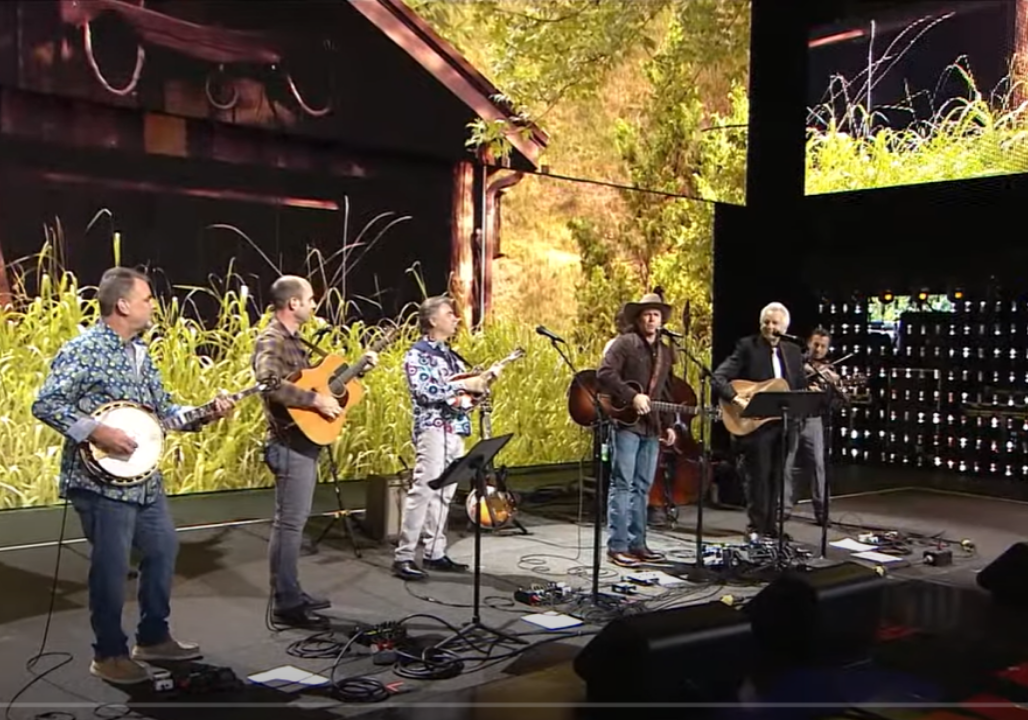 Lukas Nelson with The Travelin’ McCourys - Roll in My Sweet Baby's Arms ...
