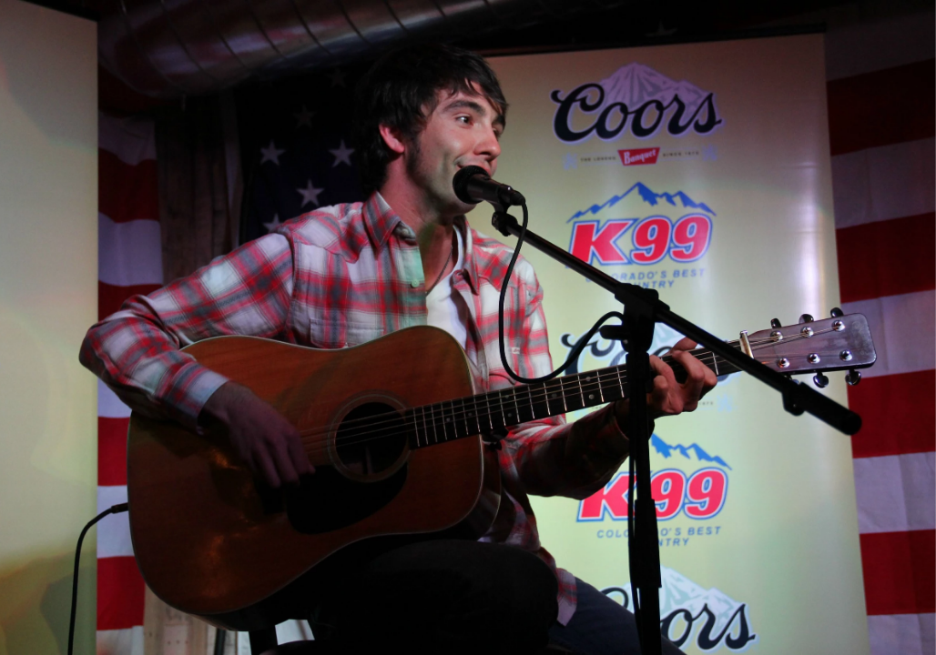 Mo Pitney - Come Do A Little Life (Official Music Video)
