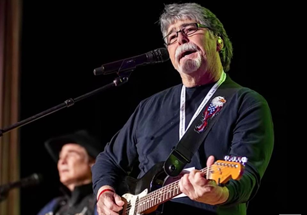 Alabama Tribute Leaves Lead Singer Randy Owen In Tears
