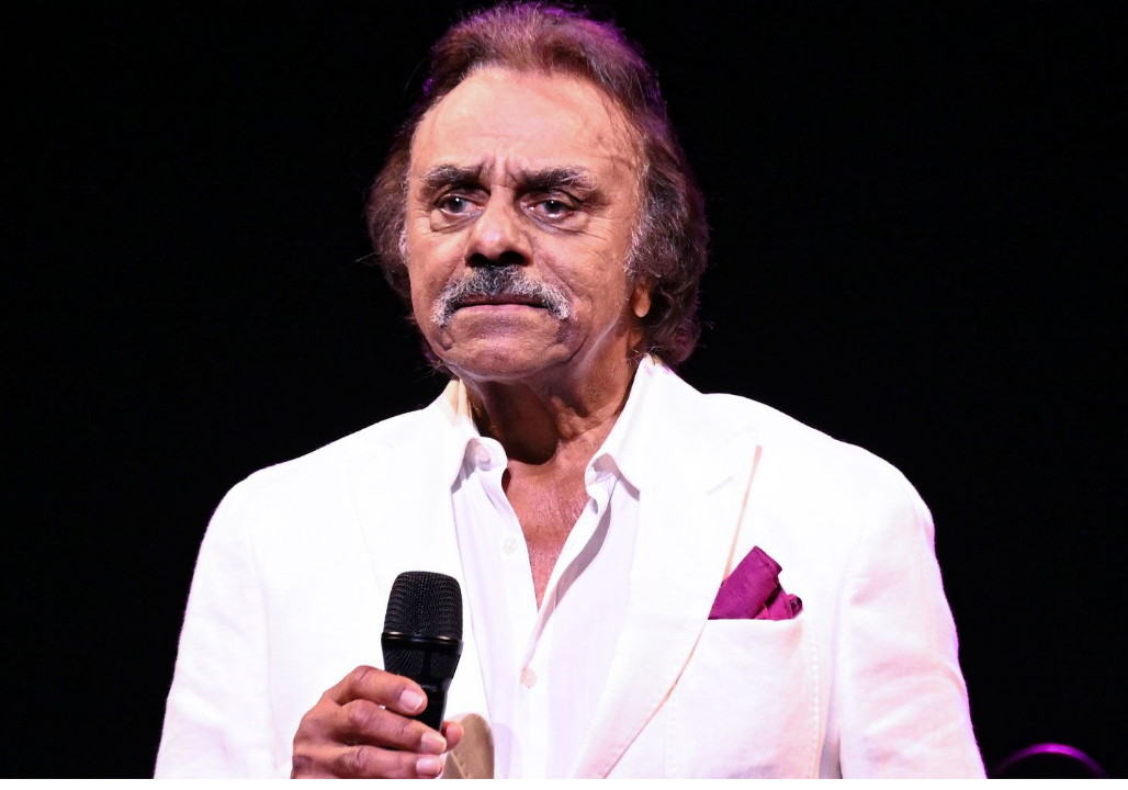 Legendary singer Johnny Mathis retiring with $200 million fortune plays ...